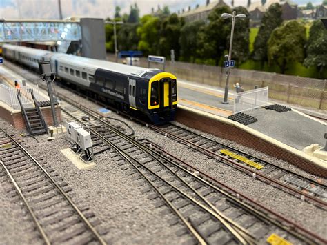 Kmrc Announce Exclusive Bachmann 00 Gauge Class 159 3 Car Dmu 159 016