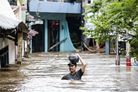 इन्डोनेसियामा बाढीका कारण मृत्यु हुनेको संख्या २० पुग्यो