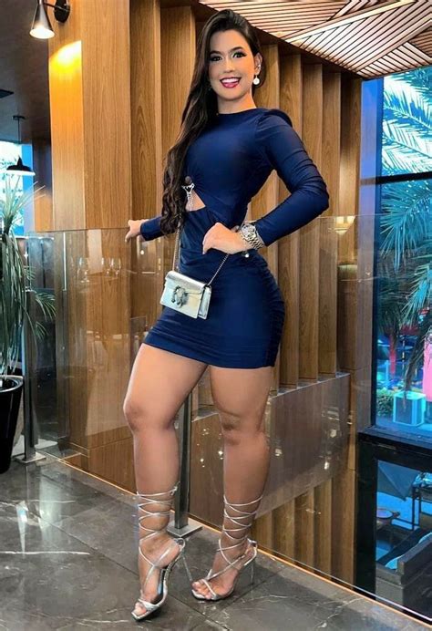 Pin En 2 Women In Short Dresses