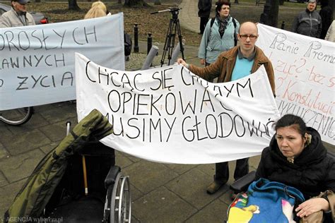 Opiekunowie dorosłych niepełnosprawnych Rząd czeka na naszą śmierć
