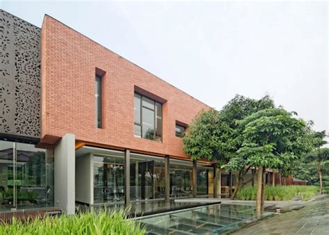 Ps 26 Office By Wahana Has An Underground Passage