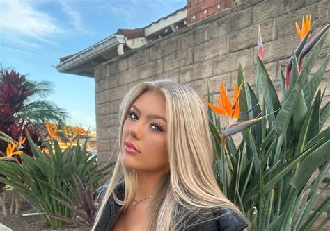 Hailey Sigmond Bio Age Height Wiki Models Biography