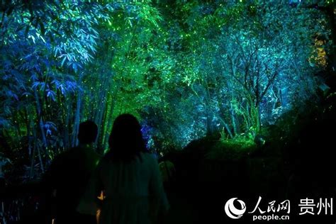 贵州黄果树：打造夜间旅游新业态游客涂敏安顺