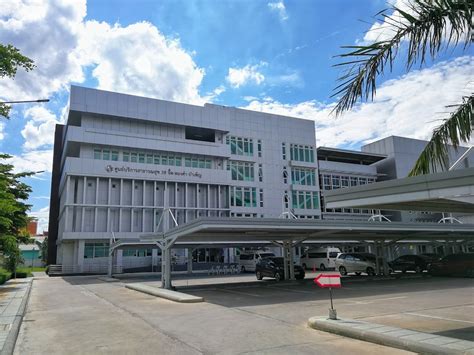 ศูนย์บริการสาธารณสุข 38 จี๊ด ทองคำ บำเพ็ญ ในเมืองเขตดุสิต