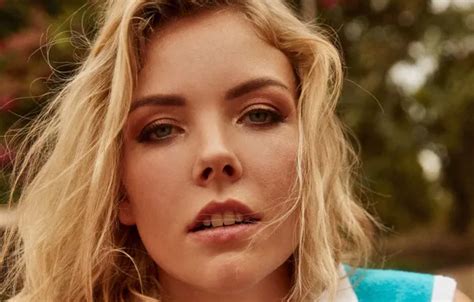 Download Wallpaper German Woman Young Model Lips Hair Look Blonde Section Girls In