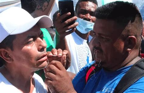 10 Migrants Sew Their Lips Closed In Protest Against Immigration