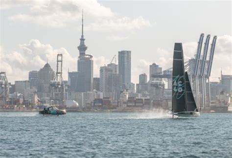 Entdecken Sie den AC40 den neuen Träger für den America s Cup 2024