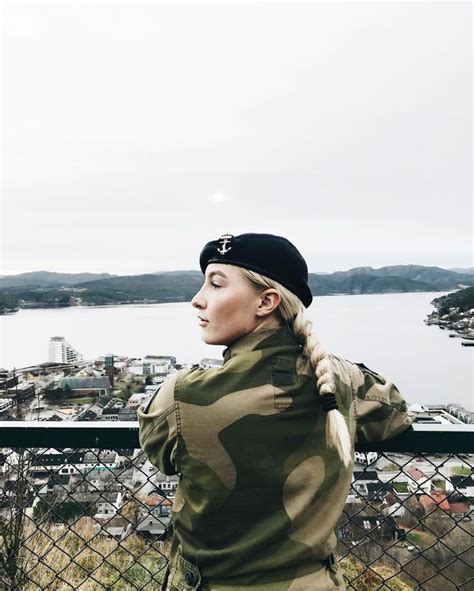 Pin By Robert Cote On Forsvaret Girls Military Girl Army Women