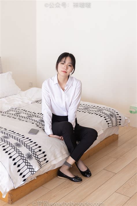 Bobosocks袜啵啵 No085 小甜豆 平底鞋、短灰丝、短肉丝 微图坊