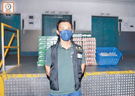 觀塘工廈搗無牌樓上吧 拘9男女 東方日報
