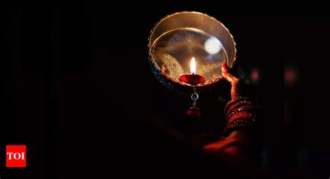 Karwa Chauth 2022 Vrat Vidhi Puja Samagri Katha And Puja Vidhi For