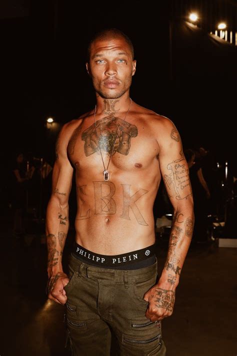 Backstage Milan Men Fashion Week S S HERO Online
