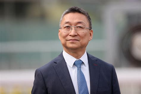 潘頓盼「嘉應高昇」克服重磅在新賽季旗開得勝 賽馬新聞 香港賽馬會