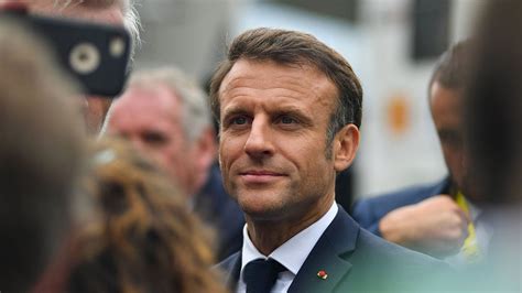 14 Juillet Cent Jours Emmanuel Macron Temporise Et Affiche Sa