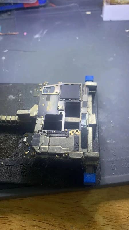 what to do if huawei won t turn on and only has red lightning flashes