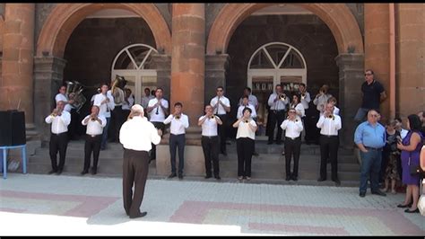 Գյումրու սրտում տեղադրվեց Քըրք Քըրքորյանի արձանը Youtube