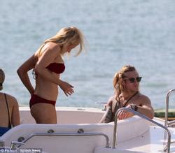 Ellie Goulding Wearing A Bikini On A Yacht In Miami LQ Tag Phun Org Forum