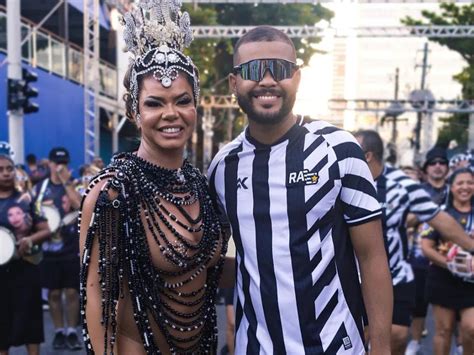 Saiba mais sobre a Botafogo Samba Clube, escola de samba que homenageia ...