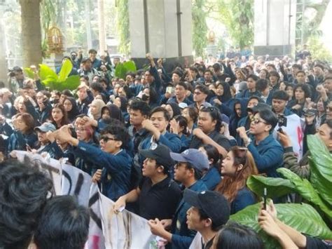 Mahasiswa Demo Tolak Kenaikan Ukt Okezone Edukasi
