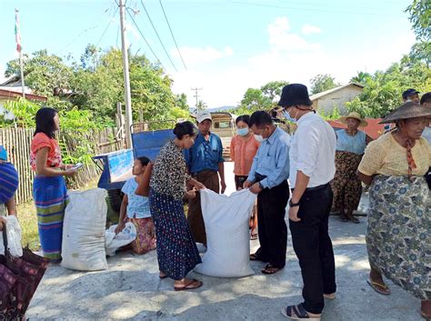 မိုးညှင်းမြို့၌ မြစိမ်းရောင်ကျေးရွာစီမံကိန်း ဆီထွက်သီးနှံ စိုက်ပျိုးမည့် တောင်သူများအား နေကြာ