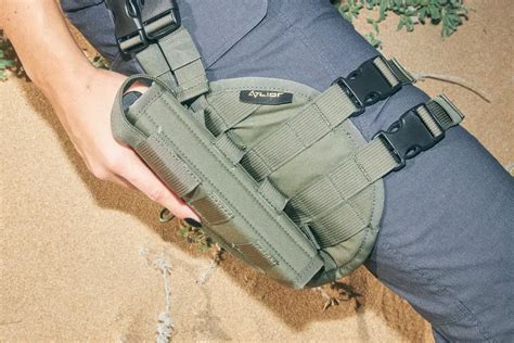 פקל ירך לאקדח קסדה