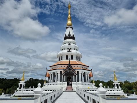 Photo Gallery พุทธศาสนิกชนทั่วประเทศแห่ชมพิพิธภัณฑ์ธรรมเจดีย์ฯ น้อม