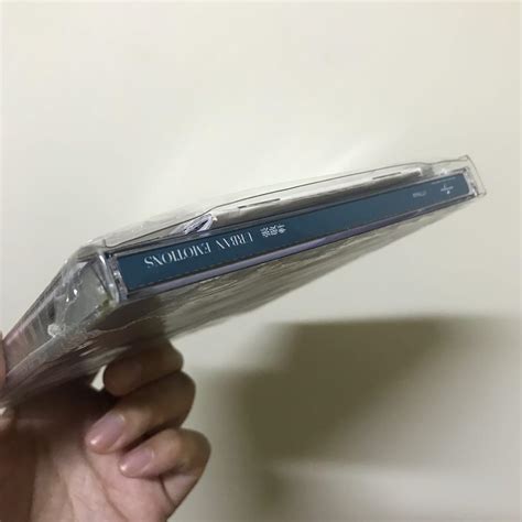 張敬軒 Hins Cheung Urban Emotions 專輯 大碟 Cd Dvd 第一版 Wifi卡 興趣及遊戲 音樂、樂器