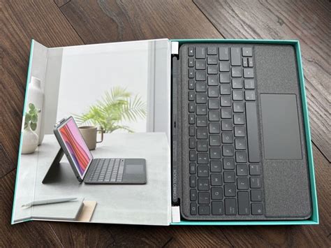 Logitech Combo Touch Review Ipad Keyboard Case With Trackpad Iphone In Canada