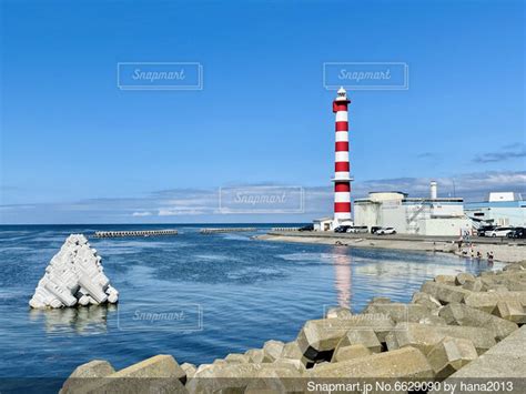 赤と白の縞模様の稚内灯台の写真・画像素材[6629090] Snapmart（スナップマート）