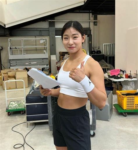 “physical 100” Star Jang Eun Sil Proves Strong Is The New Sexy In