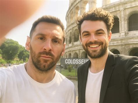 Ai 明星自拍生成器：与明星合影 Pollo Ai