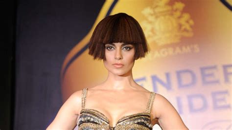 Kangana Ranaut Rocks As A Naive Belle In London Thumakda From Queen
