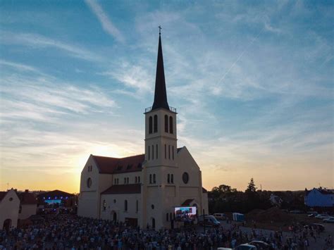 Parafia Parafia Podwyższenia Krzyża Świętego