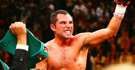 Oscar De La Hoya Names The Fighter That Beat The Hell Out Of Him