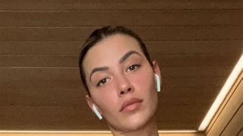Michelle Salas Demuestra Cómo Lucir Un Look Total Black Esta Temporada