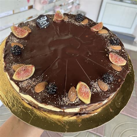 Кето Сникърс торта гр Пловдив Just Cakes