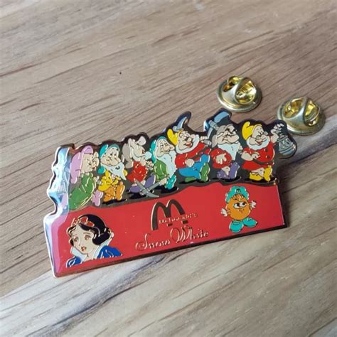 Pins Mcdonalds Blanche Neige Snow White Et Les 7 Dwarfs Nains Red