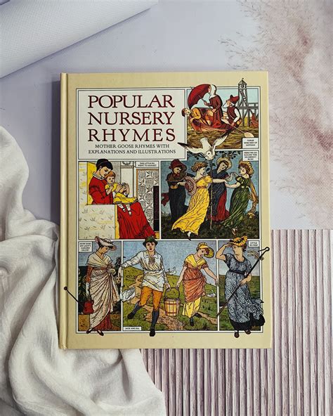 Oksamyt Сережки з пресованим камінням дуже красивого відтінку💙 Розмір 5 5 см Мають приємну