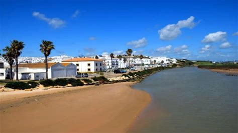 Ayuntamiento de Conil espera hasta este miércoles para reabrir la zona