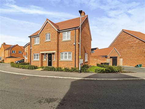 4 Bed Detached House For Sale In Aviation Way New Cardington Mk42 Zoopla