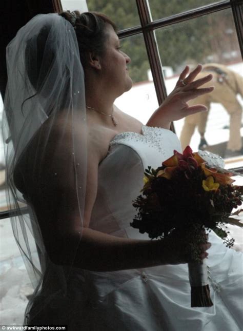 Awkward Photos Capture Some Of The Worst Ever Wedding Moments Daily