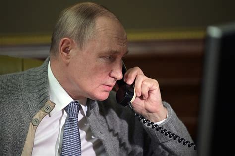 Путин проведет международный телефонный разговор Газета Ru Новости
