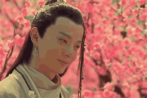 射鵰英雄傳中歐陽克想娶黃蓉，怪不得黃蓉不同意！ 每日頭條
