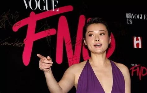 袁立爆料华谊兄弟王中军卖给自己的是假藏品，王中军如何回应。