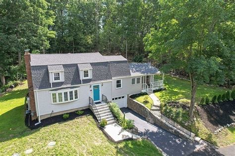 158 Wood St Hopkinton Ma 01748 Mls 73146705 Zillow