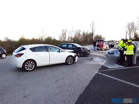 Udine Incidente Tra Auto In Via Lumignacco Una Persona Ferita