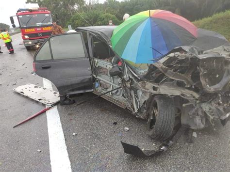 Dua Anggota Apm Maut Seorang Cedera Parah Kereta Rempuh Treler Kosmo