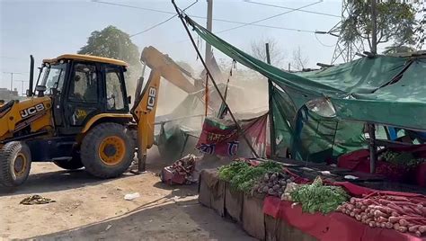 कार्रवाई देख व्यापारी बोलेहम खुद ही हटा लेंगे Video Dailymotion