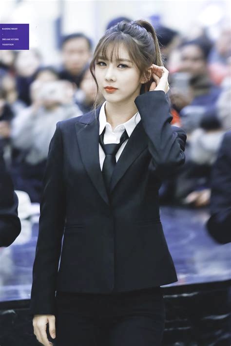 비 내리는 밤 유현 On Twitter 180127 서현역 버스킹 Hq 드림캐쳐 유현 Dreamcatcher