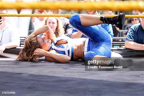 Maria Menounos Wrestling Photos And Premium High Res Pictures Getty